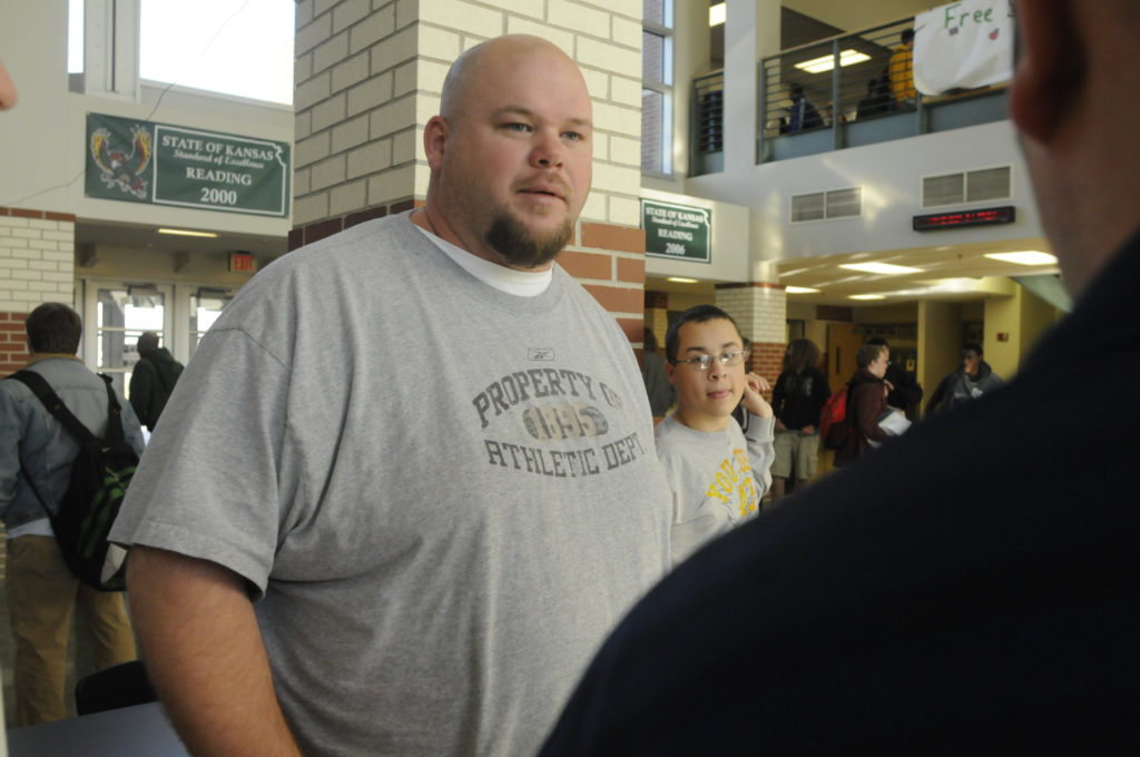 Former KU lineman Keith Loneker Sr. dies | News, Sports, Jobs ...